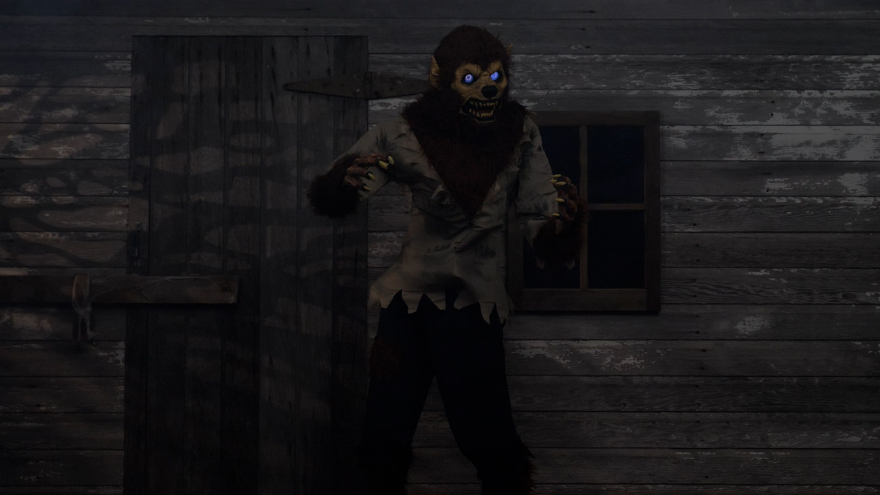 6 Foot Feral Werewolf Animatronic Decoration | Seasonal Visions ...