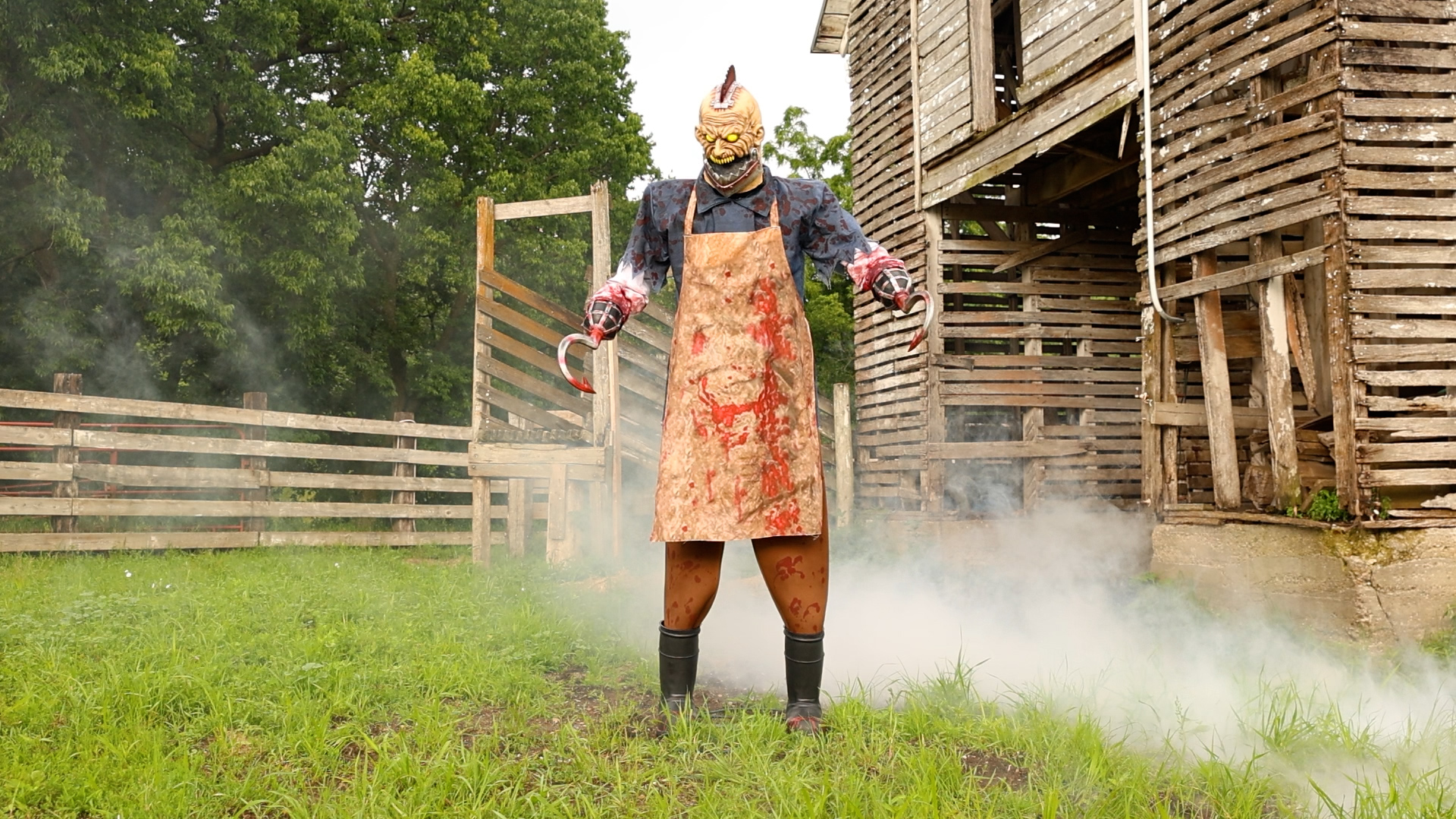 7.5FT Animated Bloody Buzzhead Butcher Halloween Prop | Scary Halloween ...