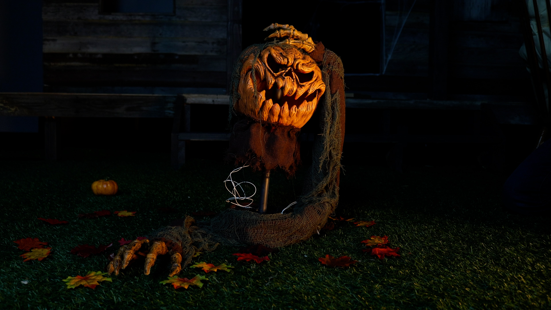 14-Inch Head Popping Pumpkin Animated Ground Breaker Decoration ...